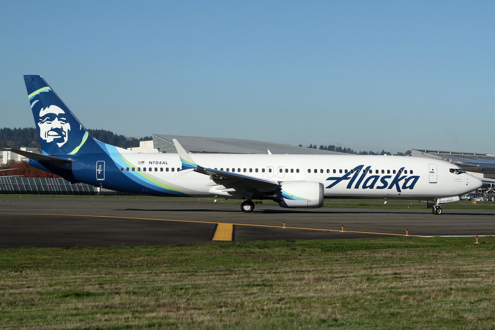 FAA Slaps Boeing With $3.1M Penalty for Over Safety Lapses in 737 ...