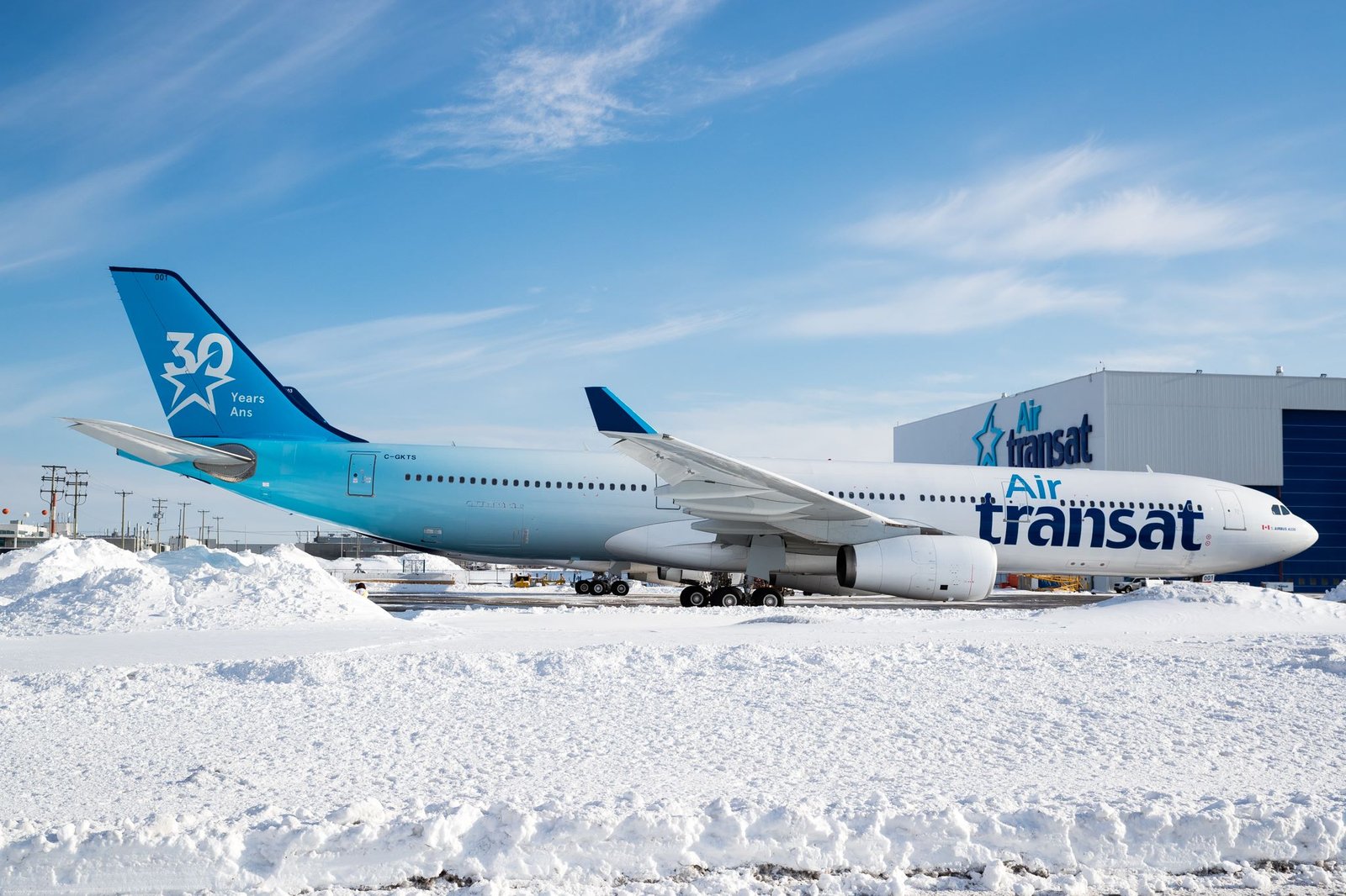 Air Transat Faces 72-Hour Pilot Strike Notice, Threatening Major Flight ...