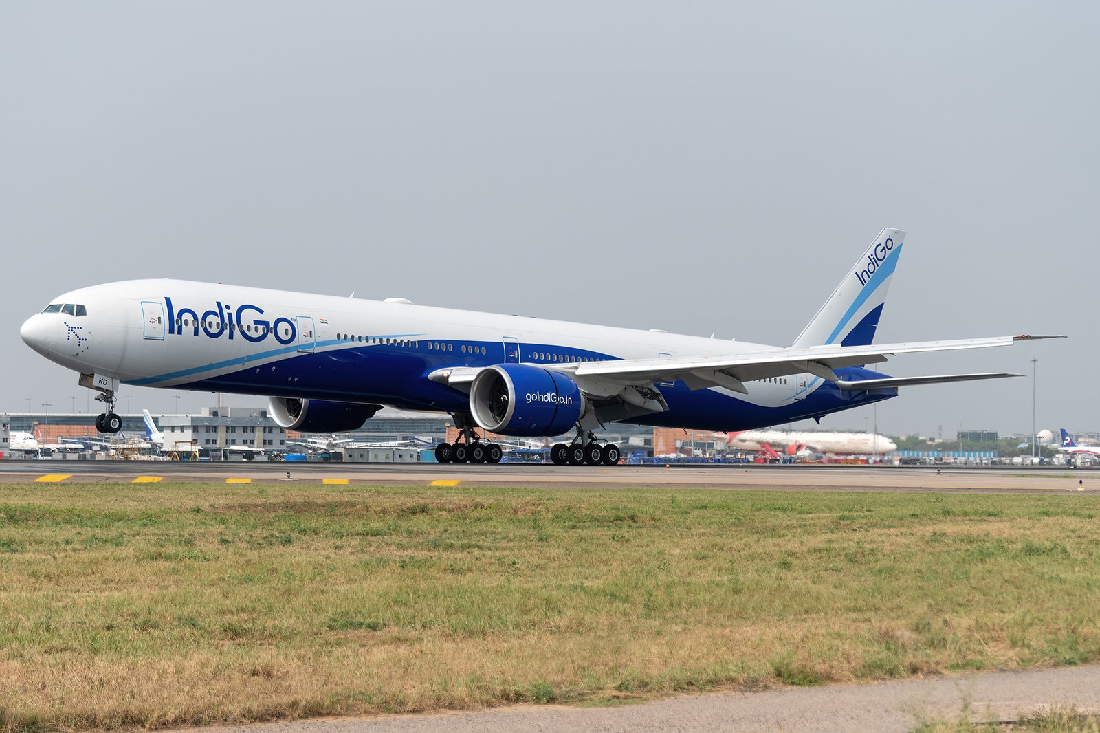 IndiGo To Hire 900 Pilots In Record Drive Ahead Of DGCA Night-Flight ...