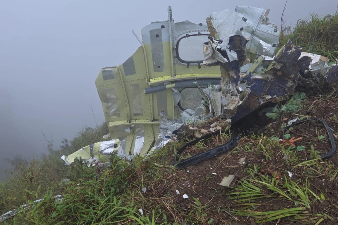 Indonesia Plane Crashes With 10 On Board; 1 Body Recovered, Rescue ...